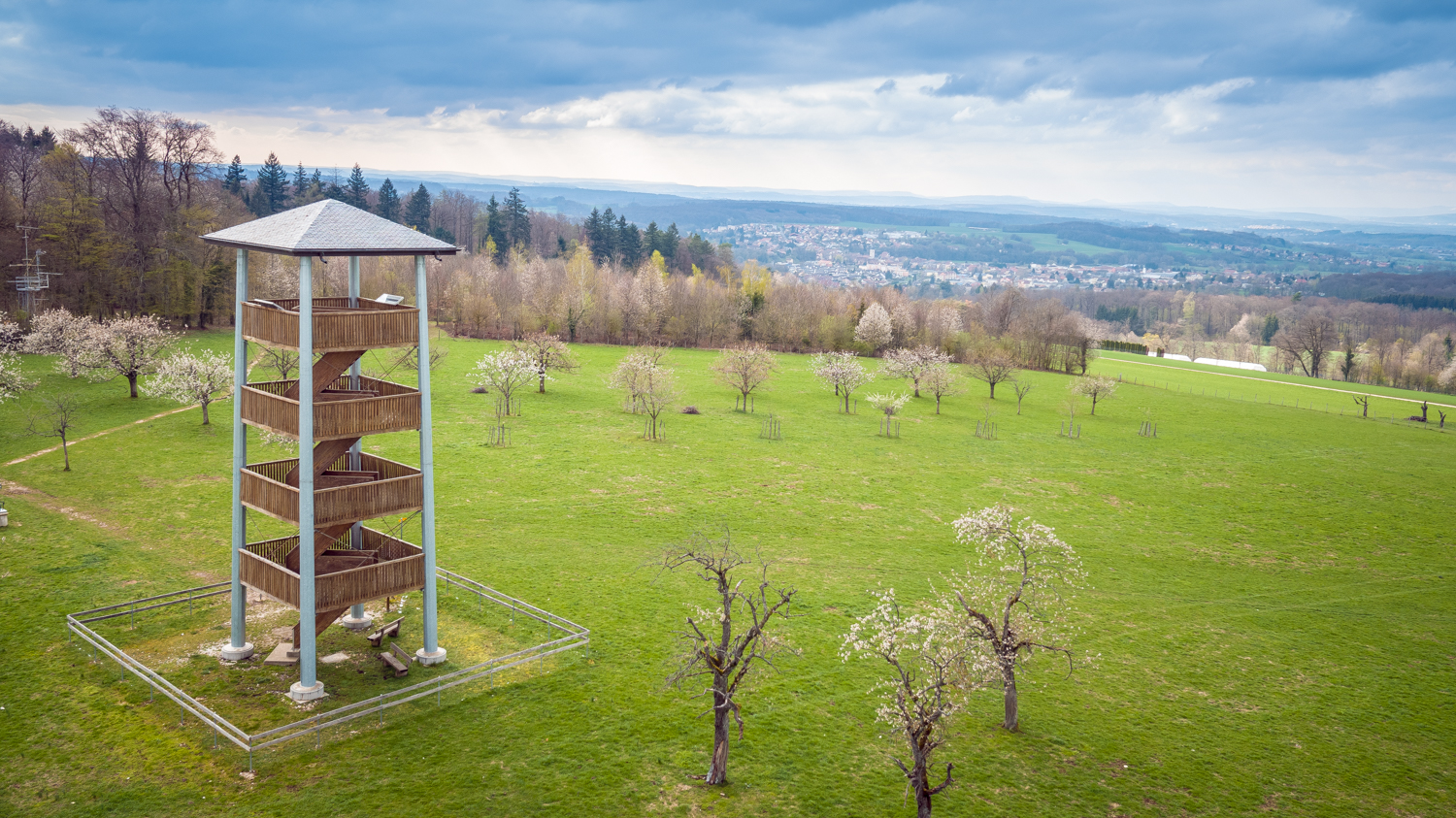 Tour Panoramique du Mont Renaud - Romandie Tourisme